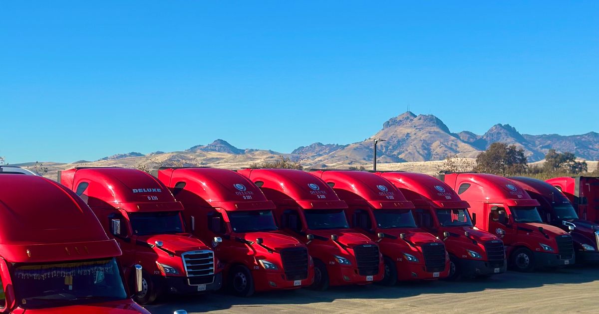 Deluxe Transport LLC | Western U.S. Dry Van Freight | Deluxe Trucking